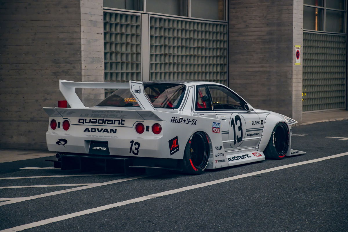 Liberty Walk’s Latest Build Is A Bonkers R32 Nissan Skyline GT-R ...