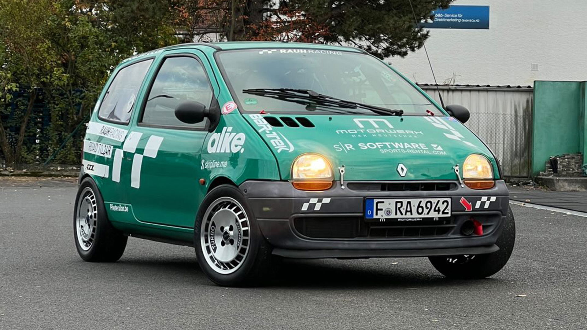 This Renault Twingo Will Race At The Nürburgring 24 Hours | CarThrottle