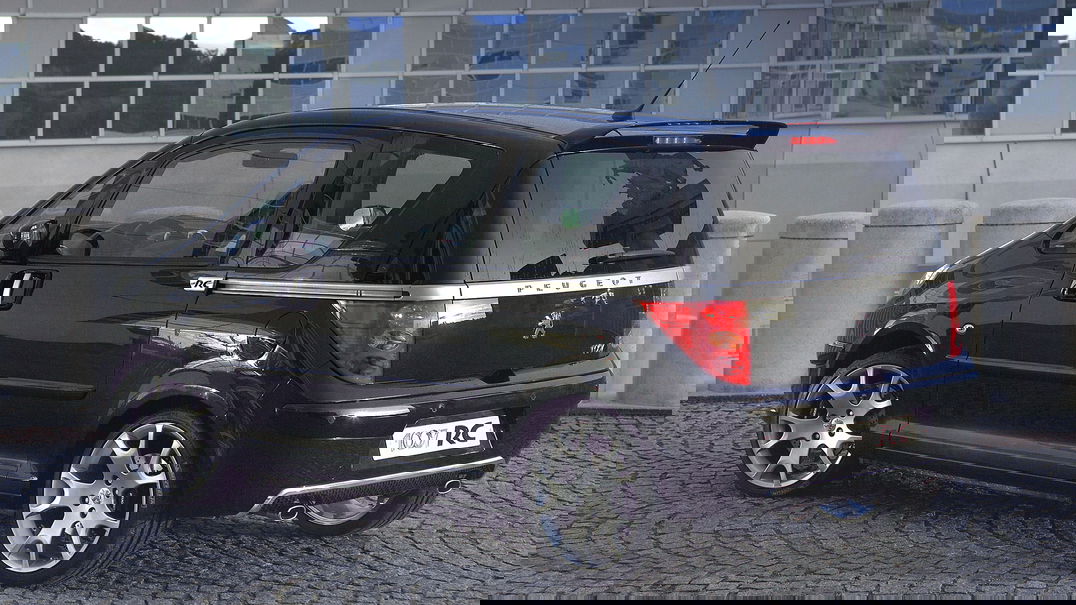 The Peugeot 1007 RC Was A Luxury Hot Hatch With Sliding Doors | CarThrottle